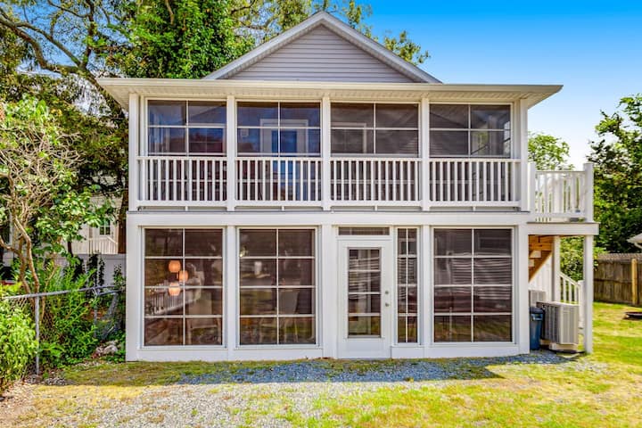 Dog-friendly Rehoboth Beach Cottage Steps From The - Funland, Rehoboth Beach