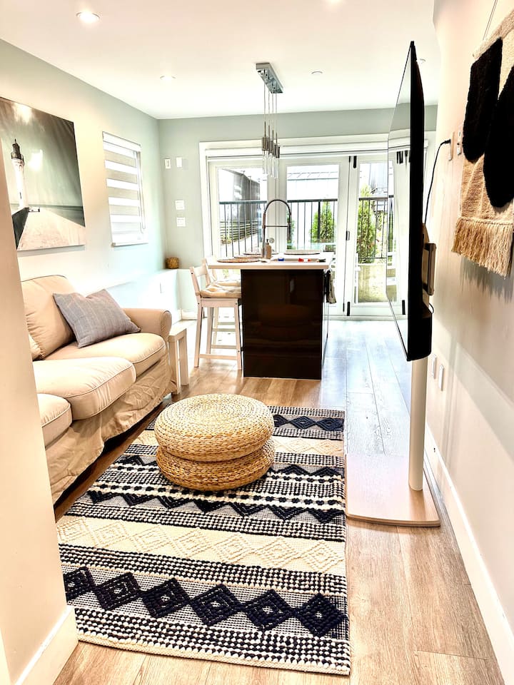 Cozy Private Guesthouse - Burnaby