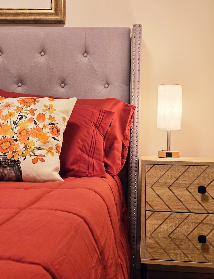 Stay Cozy Like Home - Be Pampered Like A Hotel - Milton
