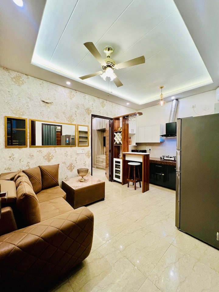 Ps Eleganza: The Luxury Stay - Zirakpur