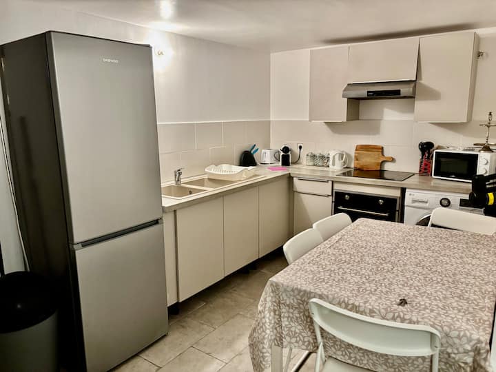 Logement 4 Chambres, 3 Douches, Parking Sécurisé - Saulx-les-Chartreux