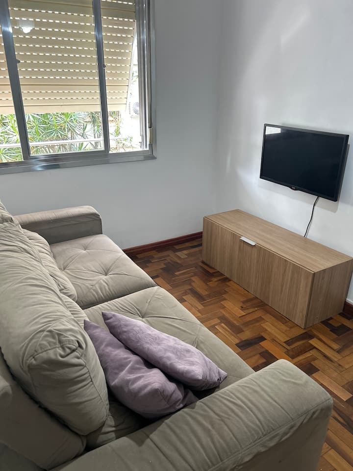 Apto óTima Localização Na Zn Poa. - Porto Alegre