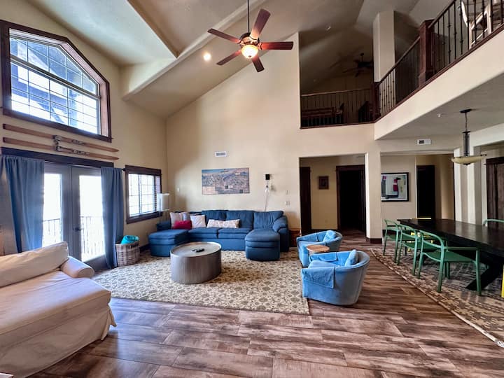 5+ Bedrooms - Garage - Giants Steps & Navajo Peak - Brian Head, UT