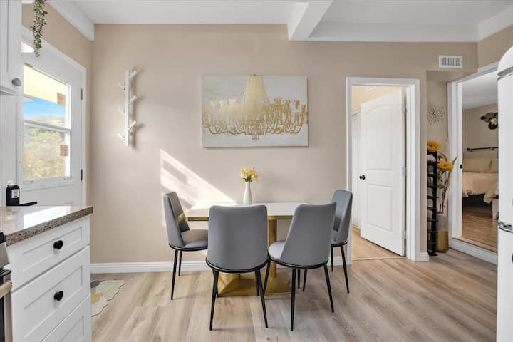 Newly Remodelled Modern Private Suite - サイプレス, CA