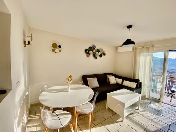 4 Pièces Avec Stationnement Privé à Nice - Nizza