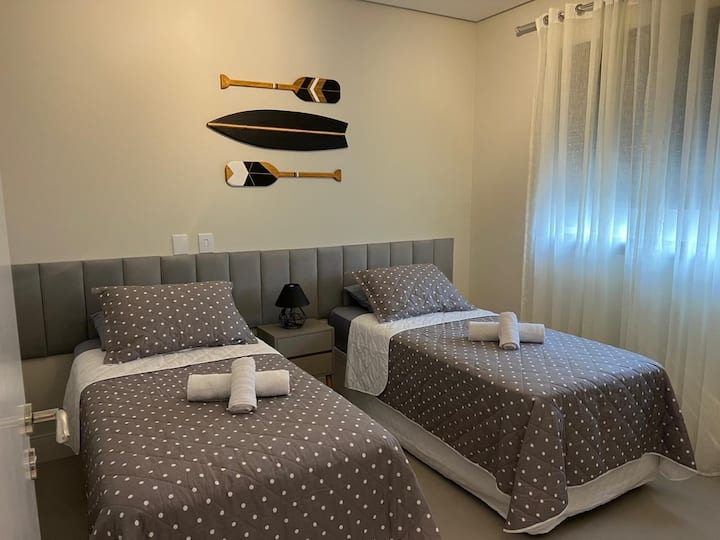 Apartamento Novo A Poucos Passo Do Mar - Governador Celso Ramos