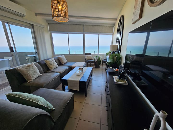 94 Sea Lodge Seaside Luxury - Umhlanga