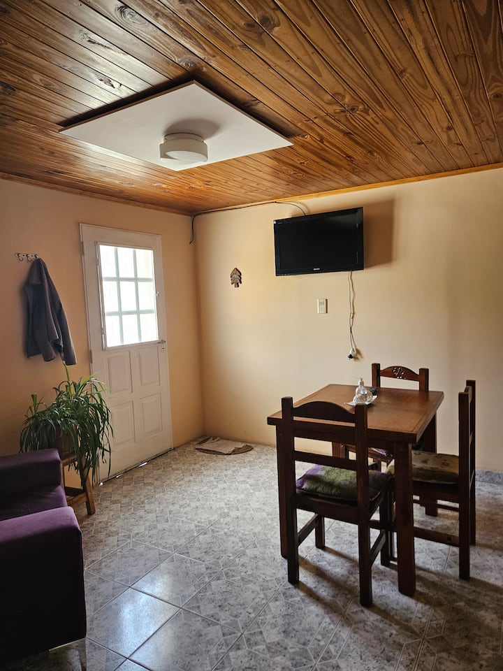 Dpto. Del Aguilar House Hostel - El Calafate