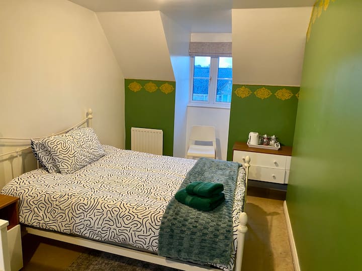Room Close To Hospital, County Hall & St Lukes Col - Exeter