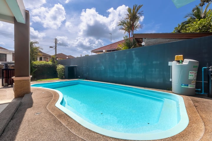 4 Bedroom Pool Villa + Closeby Patong + Families + - Phuket