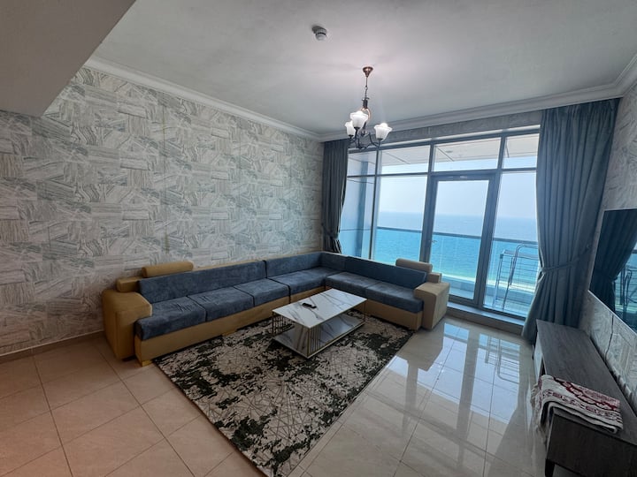 Luxury Ajman Sunrise 2bd Stay With Sea View & Pool - Ajman