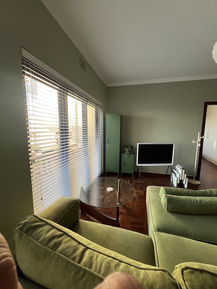 Sea Point Sea View Apartment - Cape Town