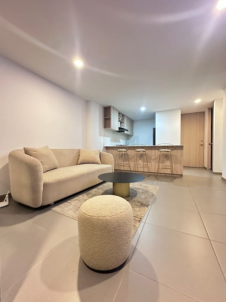 Confortable & Big Flat Best Location & View Pool - Medellín