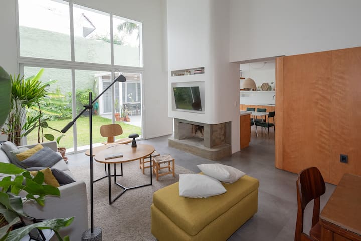 Amplia Y Cómoda Casa Con Patio - Montevideo