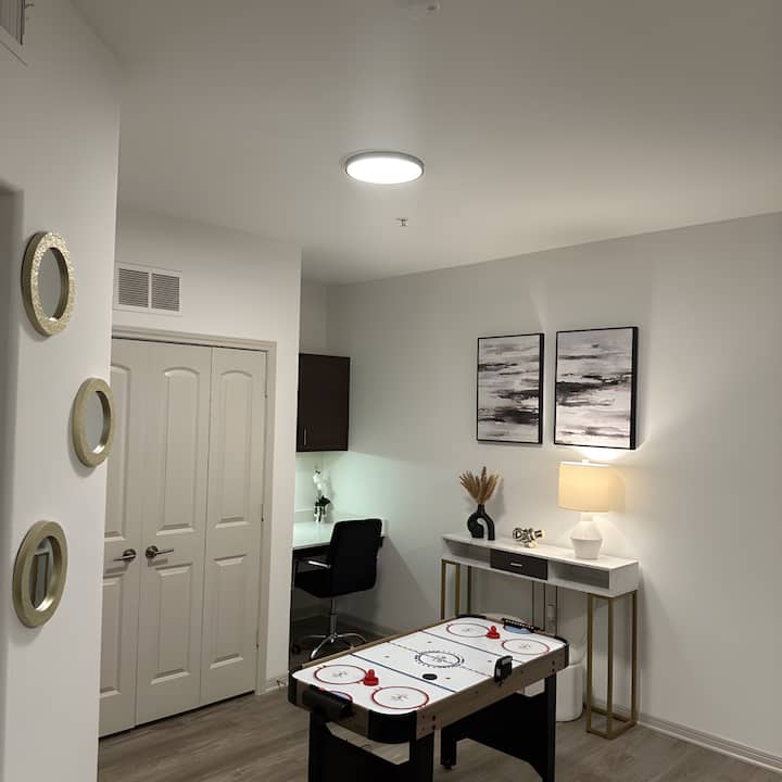 Charming Frisco Apt With Pool & Gym - 普萊諾