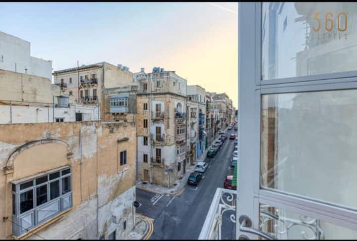 Fiftynine Floriana Apartment With Maltese Charm - La Valeta