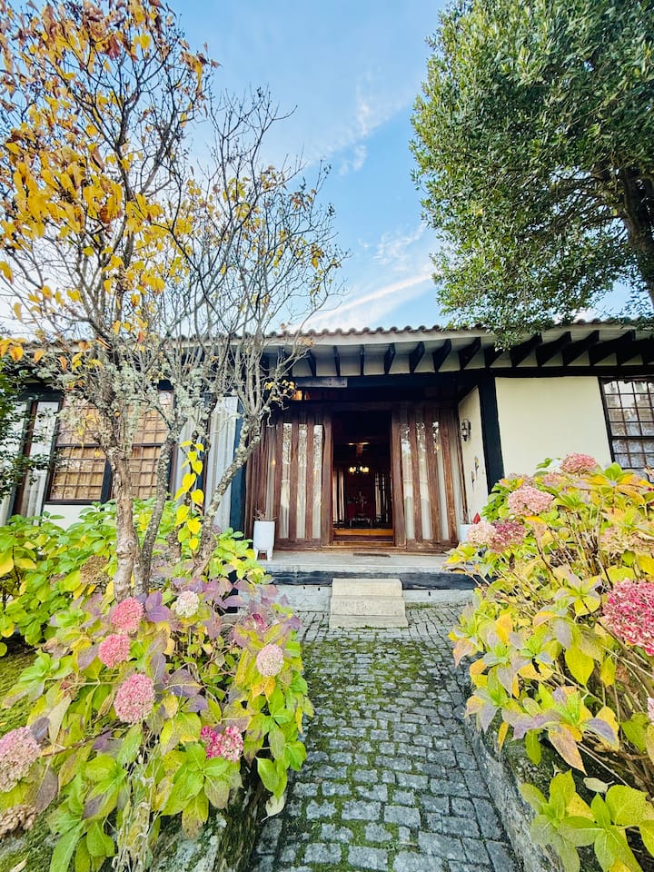 Unique Custom Home In Sapiaos - Boticas