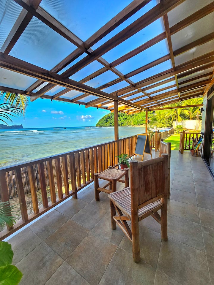 Spacious Beachfront Villa, Pool, Solar - El Nido