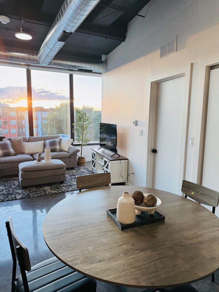 New Downtown Dsm Loft W/ Views - Des Moines