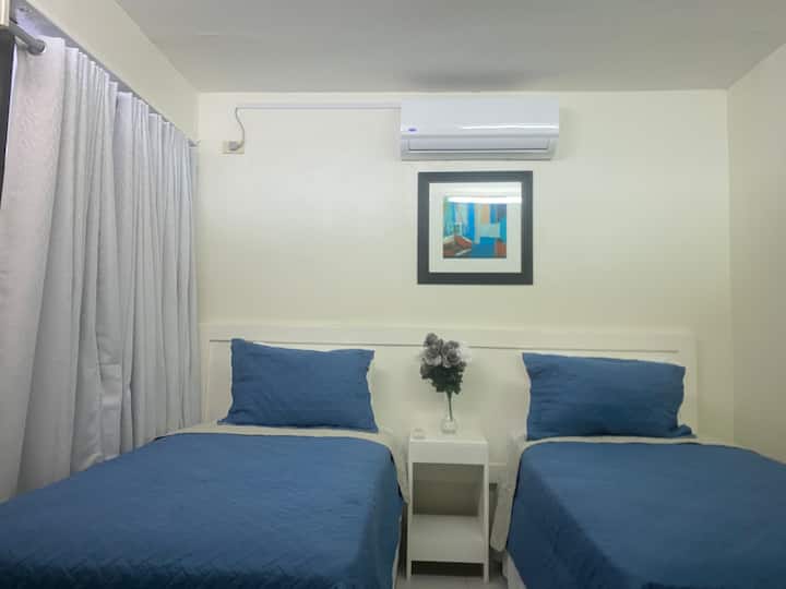 “Cozy Twin Room” - Nassau