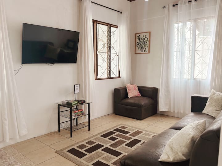 Maria’s House – 3br Ac & Parking, 15min To Lir - Liberia