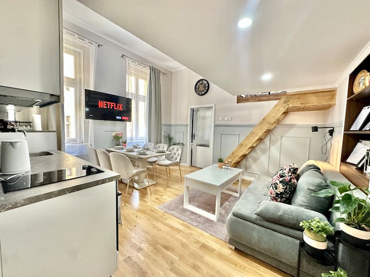 Cozy Apartment In Wenceslas Square - Praag