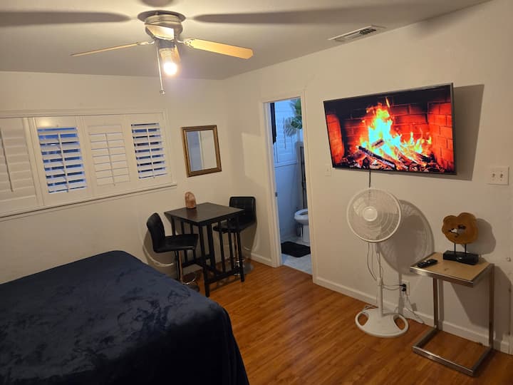 Master Suite With Own Bathroom - Sacramento, CA