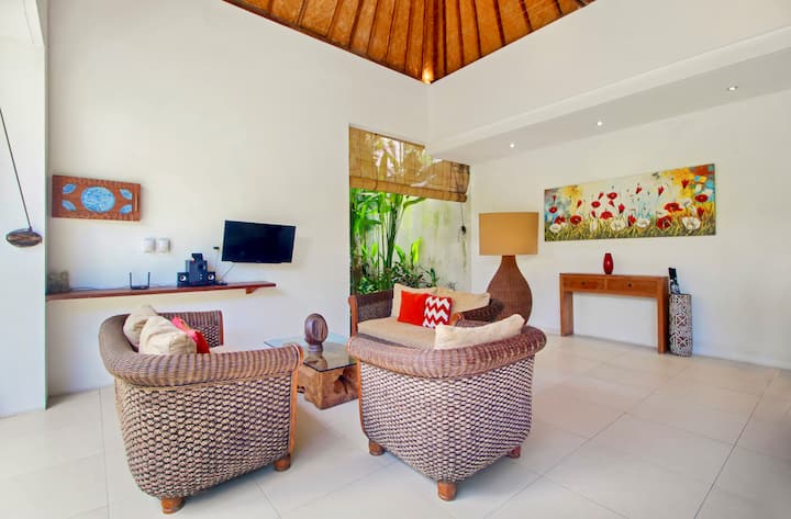 Tropical 2br Villa Private Pool & Lovely Staff - Kuta