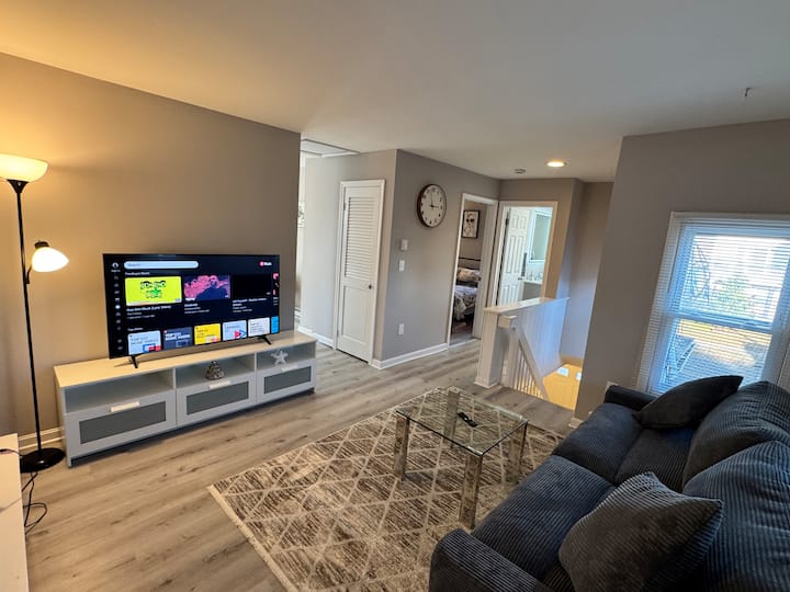 Modern Renovated 1bdr/king Bed - Connecticut
