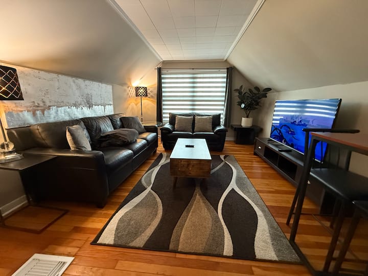 Cozy Location Near Everything! - Chicago O'Hare Airport (ORD)
