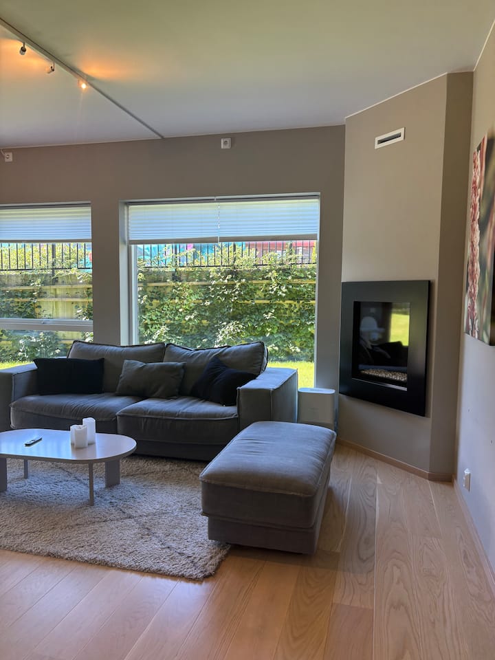 Nyere Leilighet Med 3 Soverom Og Garasje - Bergen