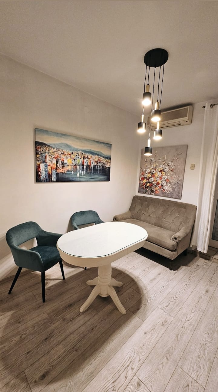 Villa San - Midi Apartment, Balcony, (No Parking) -