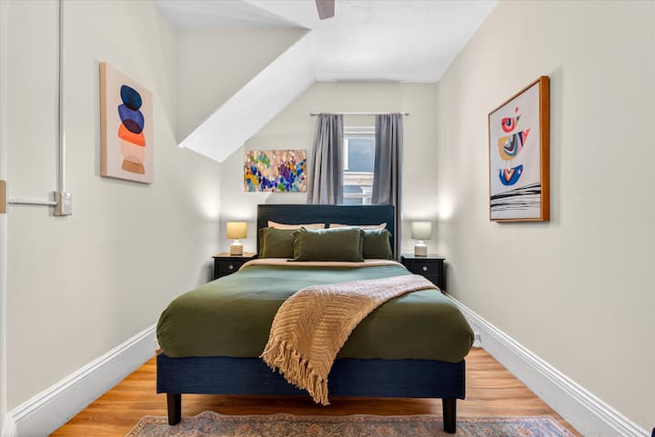 Cozy 1br Steps From Church Street And Lake - Burlington, VT