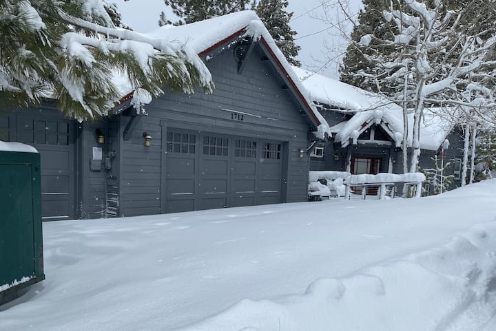 Family 6 Bed: Hot Tub + Game Room + Ev Charger + - South Lake Tahoe, CA