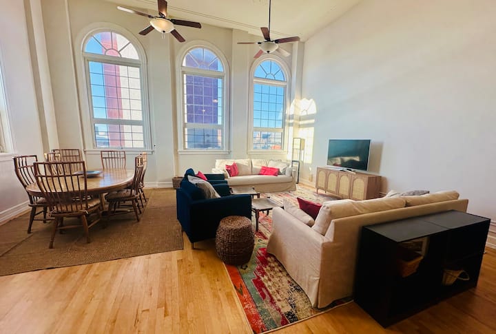 Gorgeous Downtown Loft - Cheyenne, WY