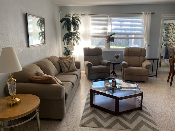 Cozy Beachside Retreat - Perfect For Jeep Beach! - Ormond Beach, FL