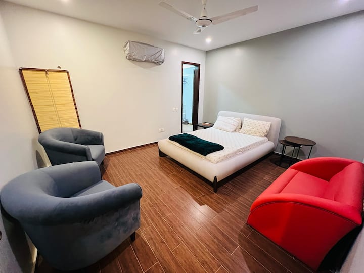 Aashiyana With Private Pool & Garden - Karachi