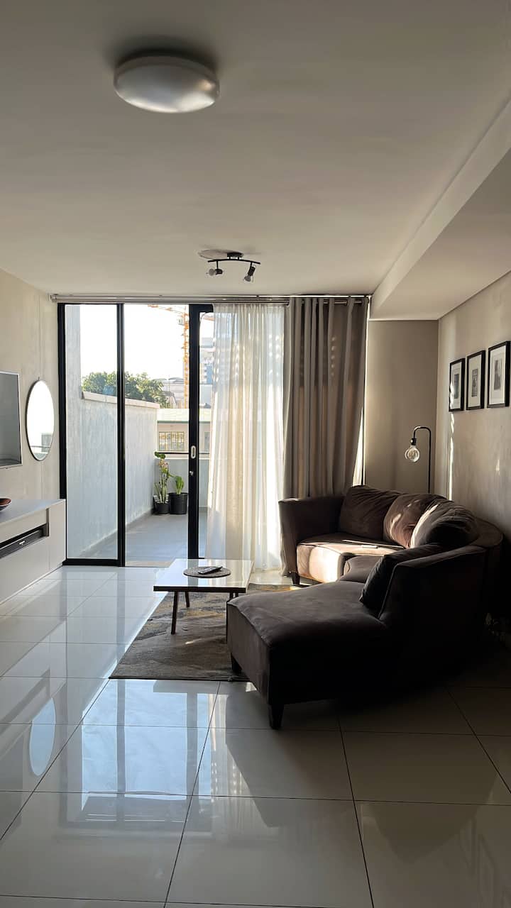 Joy-louise City Views

Safe & Secured |City Views - Windhoek