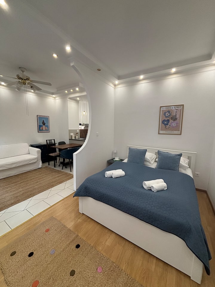 Lili's Cosy Nook W Balcony/ Ac - Budapest
