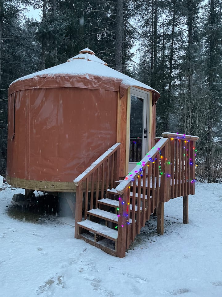 The Eagle Nest Yurt - Seward, AK