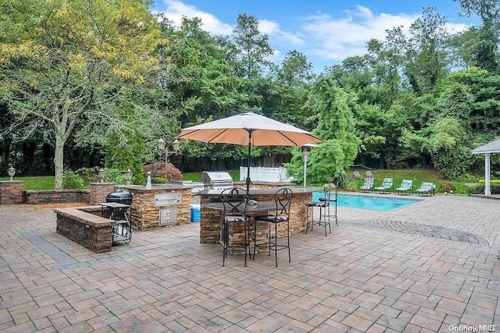 Dream House Oasis - Woodbury