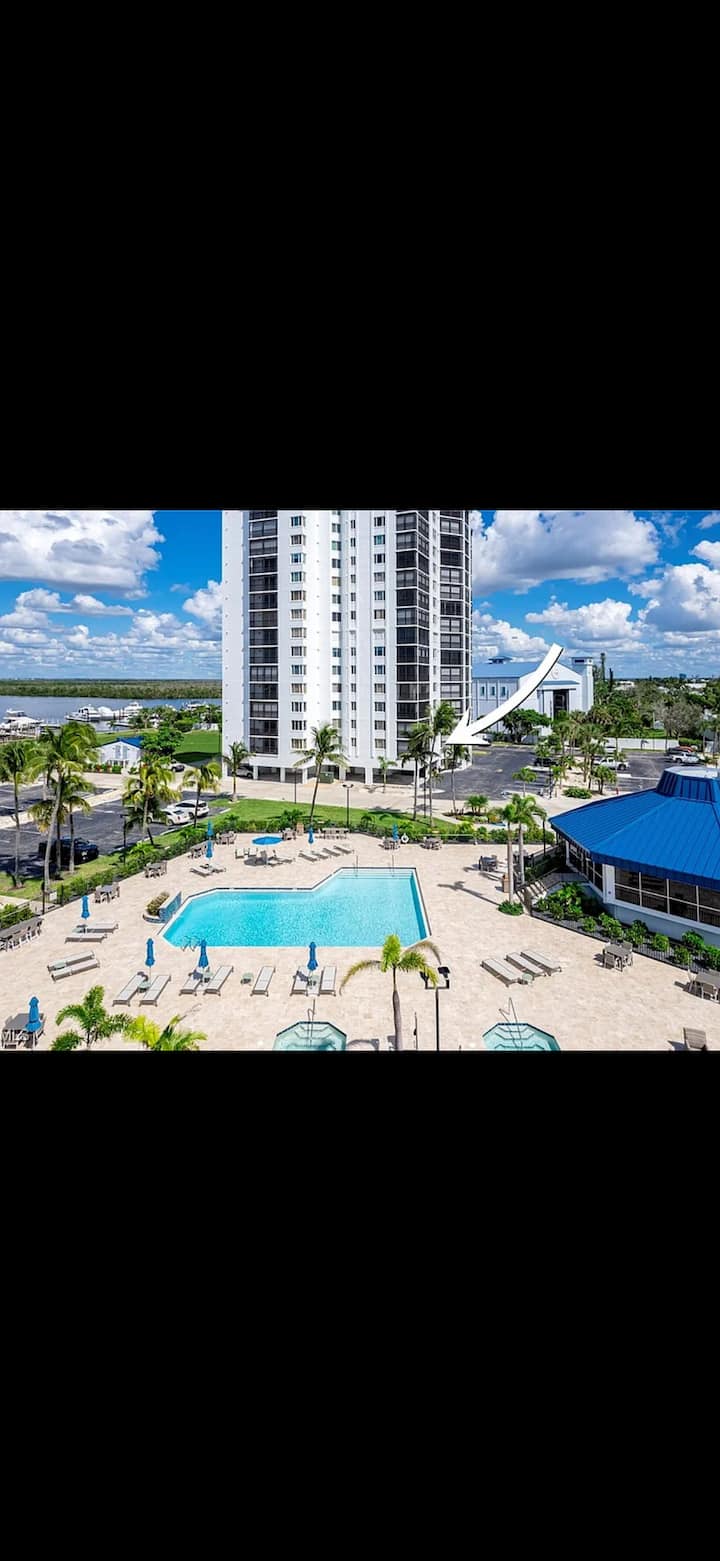 Beach Condo - Fort Myers Beach, FL