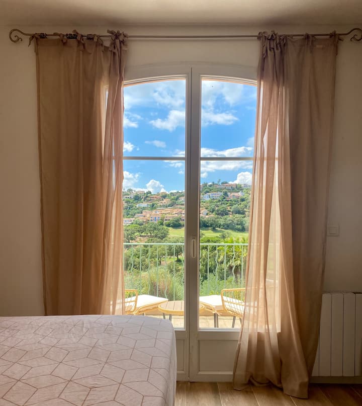 Nouvelle Villa Nichée Sur Golf & Piscine. 5 Pers. - Sainte-Maxime