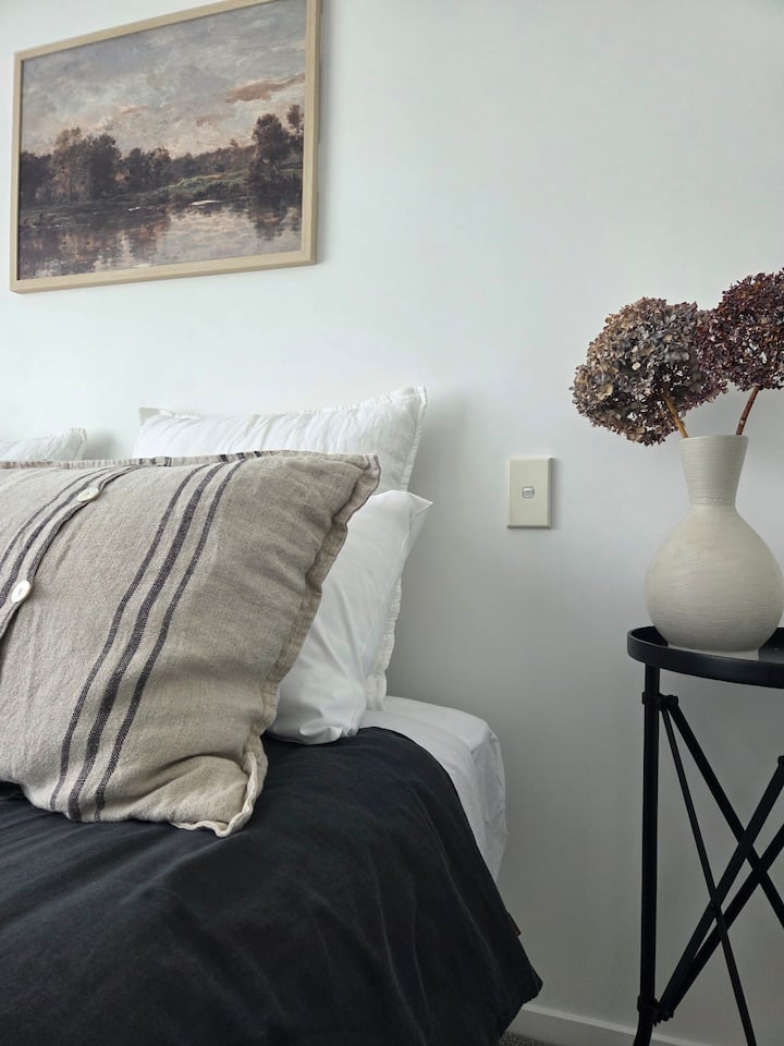 Ariki Lakehouse Apartment - Cambridge