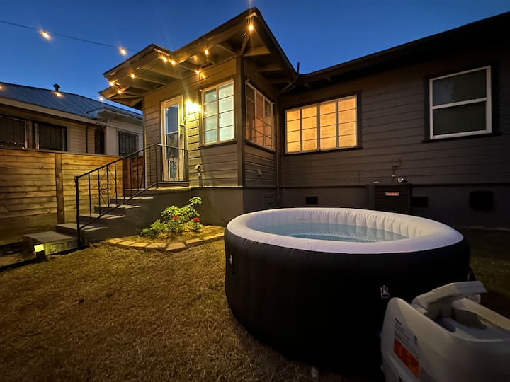 Hot Tub | Puttputt | Comfy Cutie - San Antonio, TX