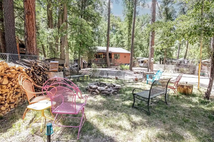 Cozy Cottage By The Creek - Christopher Creek, AZ