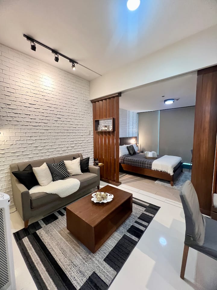 Luxury Condo - Uptown Bgc Taguig + Cable & Netflix - Taguig