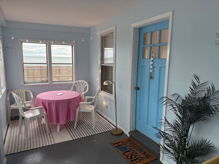 Waterfront Apartment • Ocean Views • Near Yale - Connecticut
