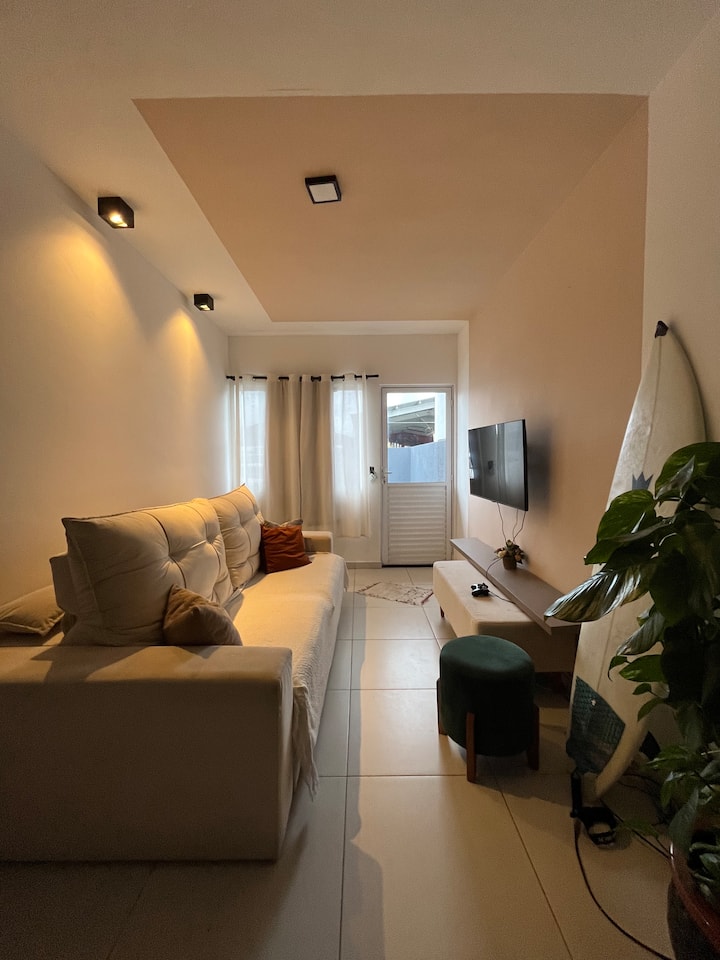 Casa Aconchegante Com 2 Quartos. C/ar-condicionado - Matinhos
