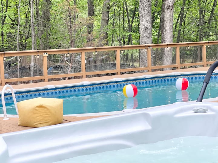 Privatejacuzzi, Fire Pit, Large Deck, Hammock - East Stroudsburg, PA